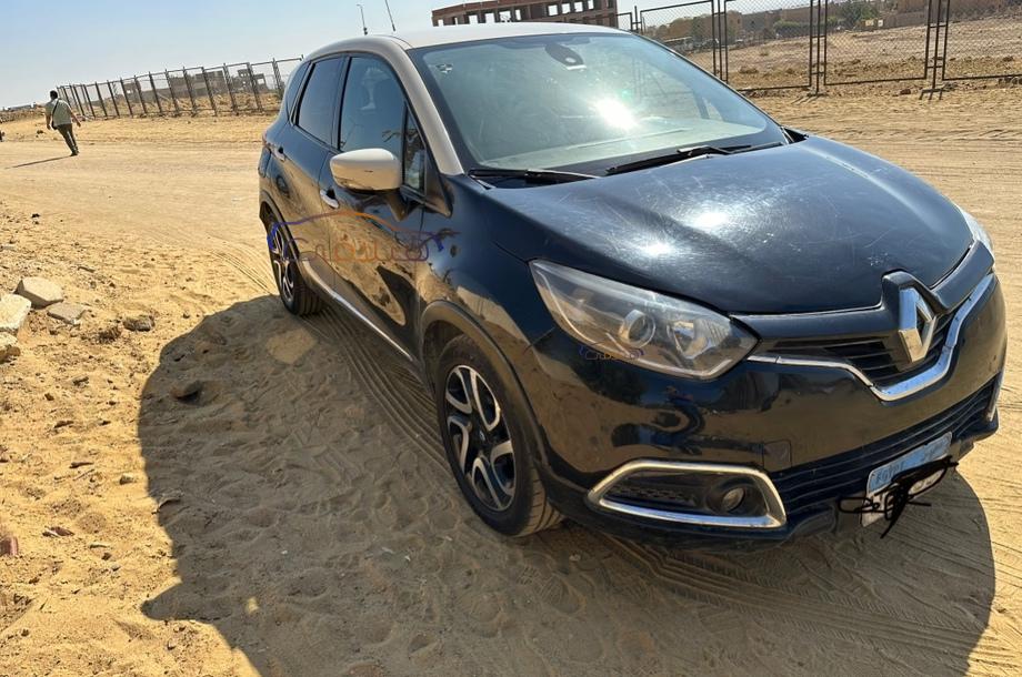 Captur Renault 2017 6 October Black 6040649 - Car for sale : Hatla2ee