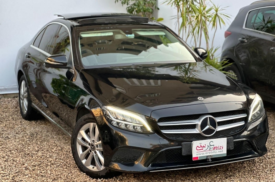 C 180 Mercedes 2019 Heliopolis Black 6167795 - Car for sale : Hatla2ee