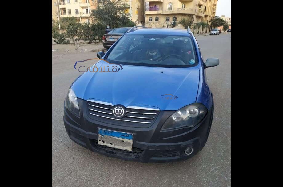 FRV Cross Brilliance 2013 Mokattam Blue 6280457 - Car for sale : Hatla2ee