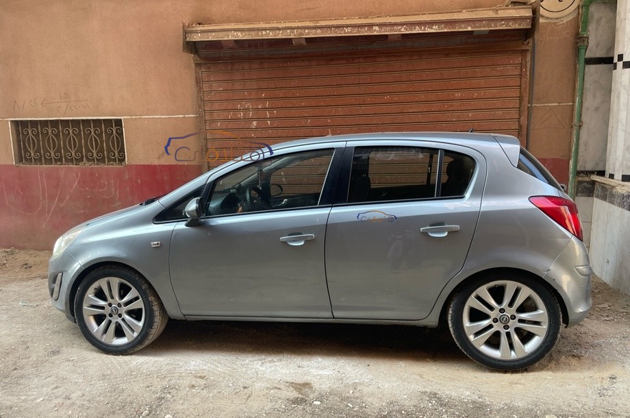 Corsa Opel 2013 Beni Suef Silver 6296711 - Car for sale : Hatla2ee