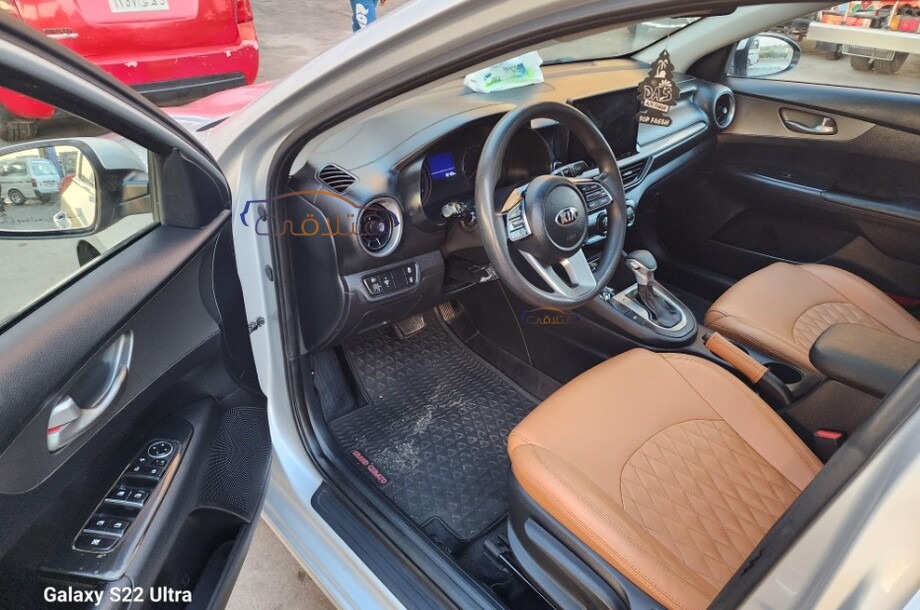 Grand Cerato Kia 2019 Dakahlia Silver 6303073 - Car for sale : Hatla2ee