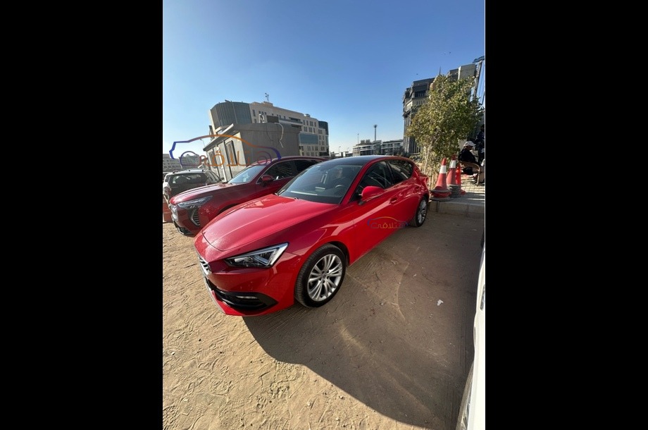Leon Seat 2022 Tagamo3 - New Cairo Red 6305689 - Car for sale : Hatla2ee