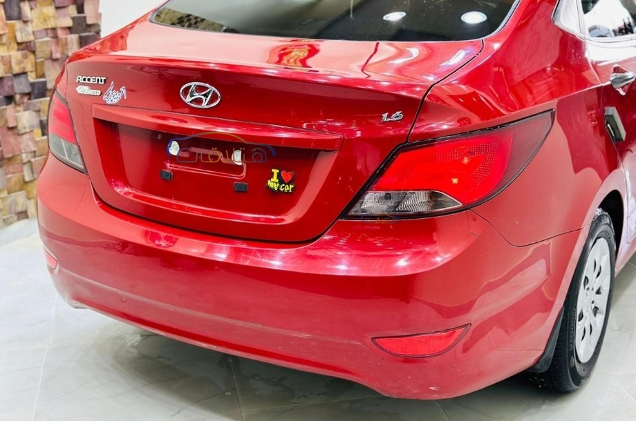 Accent RB Hyundai 2021 Alexandria Red 6317908 - Car for sale : Hatla2ee