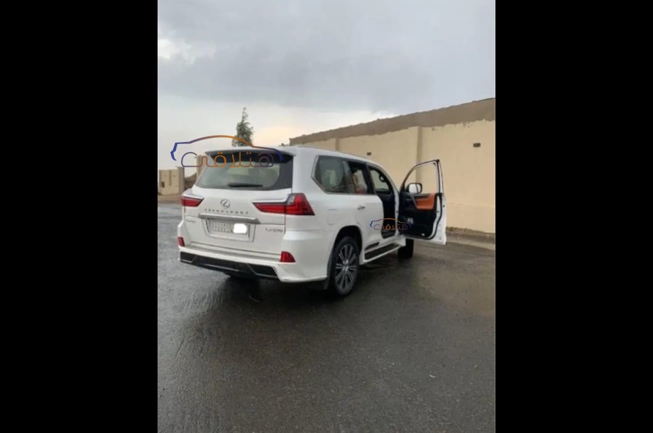 LX 570 Lexus 2017 Riyadh White 6370111 - Car for sale : Hatla2ee