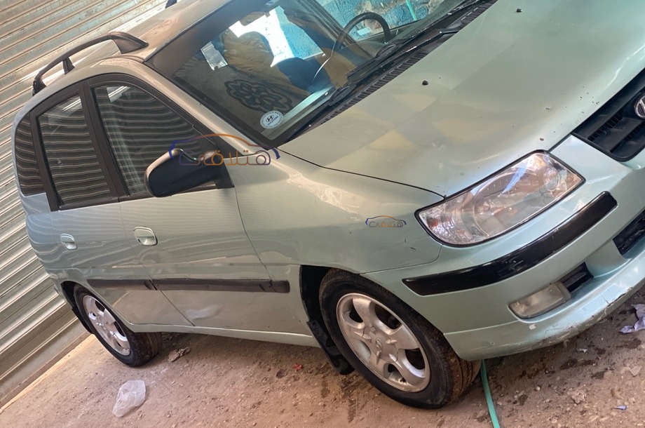 Matrix Hyundai 2001 Asyut Olive 6371024 - Car for sale : Hatla2ee