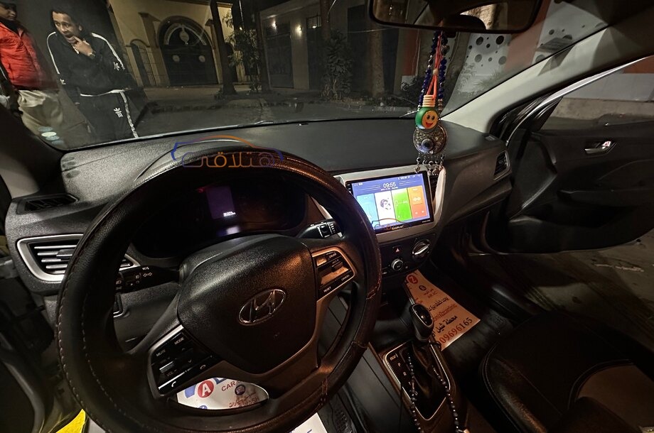 Accent HCI Hyundai 2021 Dokki Silver 6390626 - Car for sale : Hatla2ee