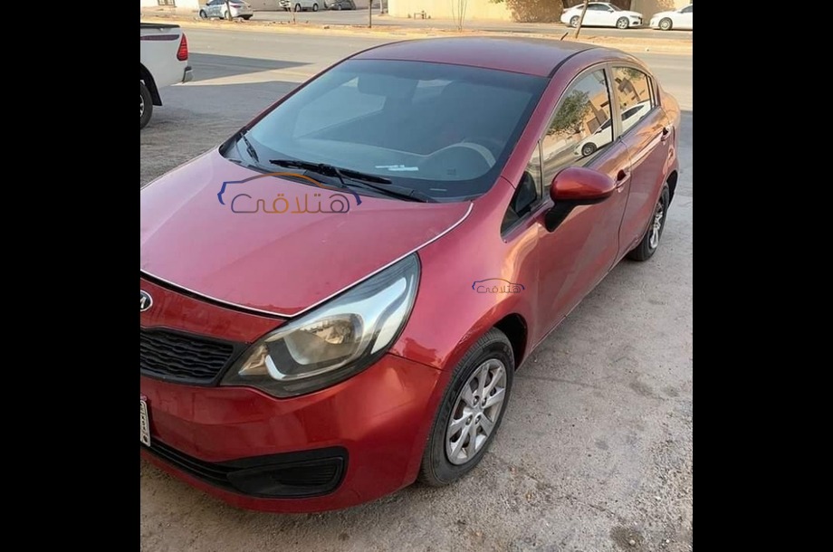 Rio Kia 2015 Jizan Red 6405024 - Car for sale : Hatla2ee