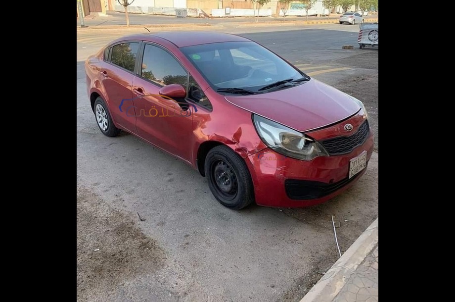 Rio Kia 2015 Jizan Red 6405024 - Car for sale : Hatla2ee