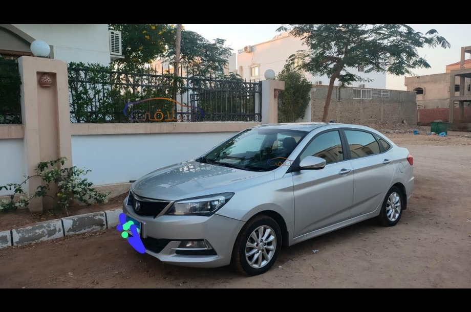 V7 شانجان V7 كوم حمادة فضي 6407580 - سيارات مستعملة للبيع : هتلاقى