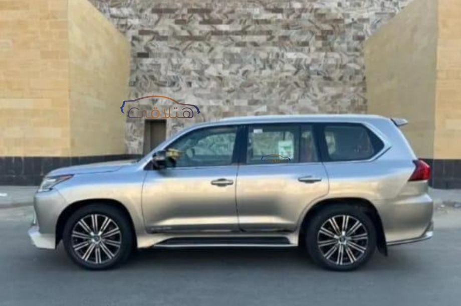 LX 570 Lexus 2017 Riyadh Silver 6407756 - Car for sale : Hatla2ee