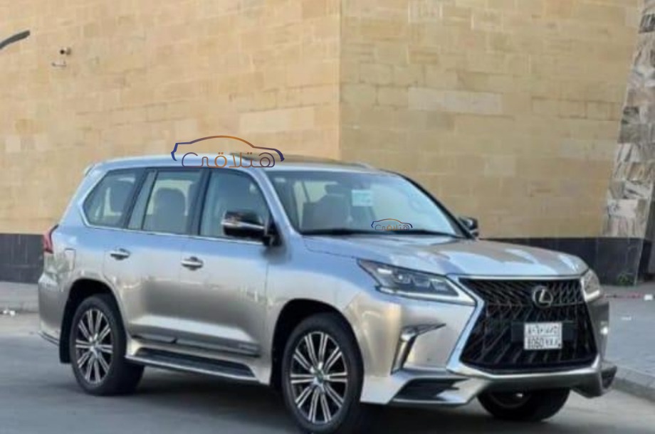 LX 570 Lexus 2017 Riyadh Silver 6407756 - Car for sale : Hatla2ee