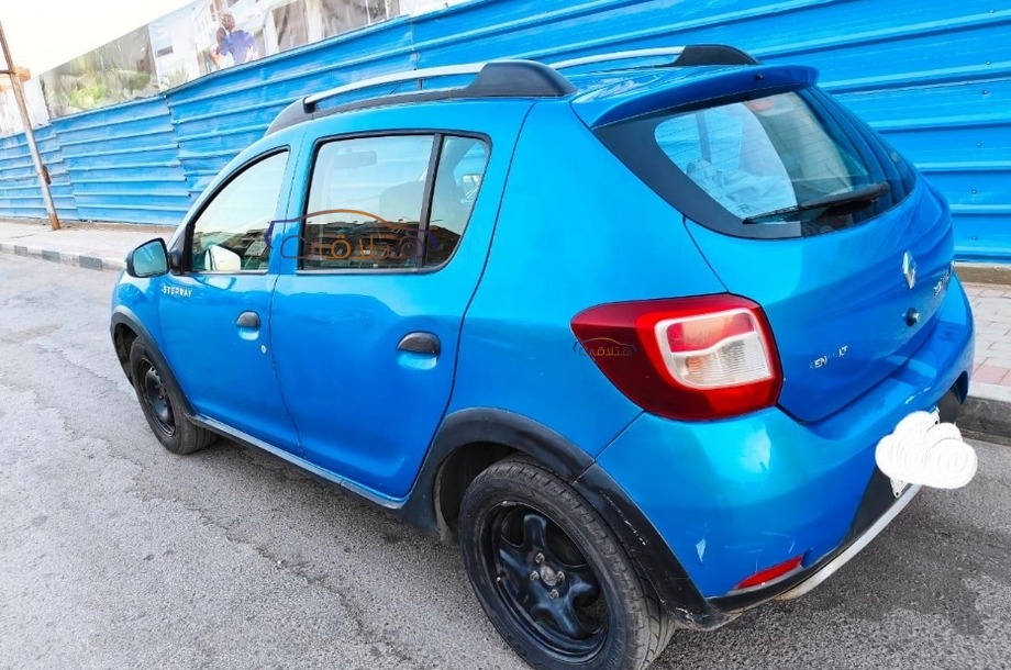 Sandero Step Way Renault 2015 Maadi Blue 6413696 - Car for sale : Hatla2ee