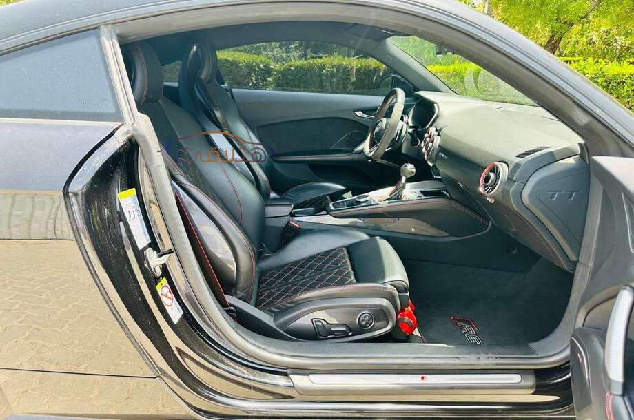 TT Audi 2018 Sharjah Black 6424943 - Car for sale : Hatla2ee