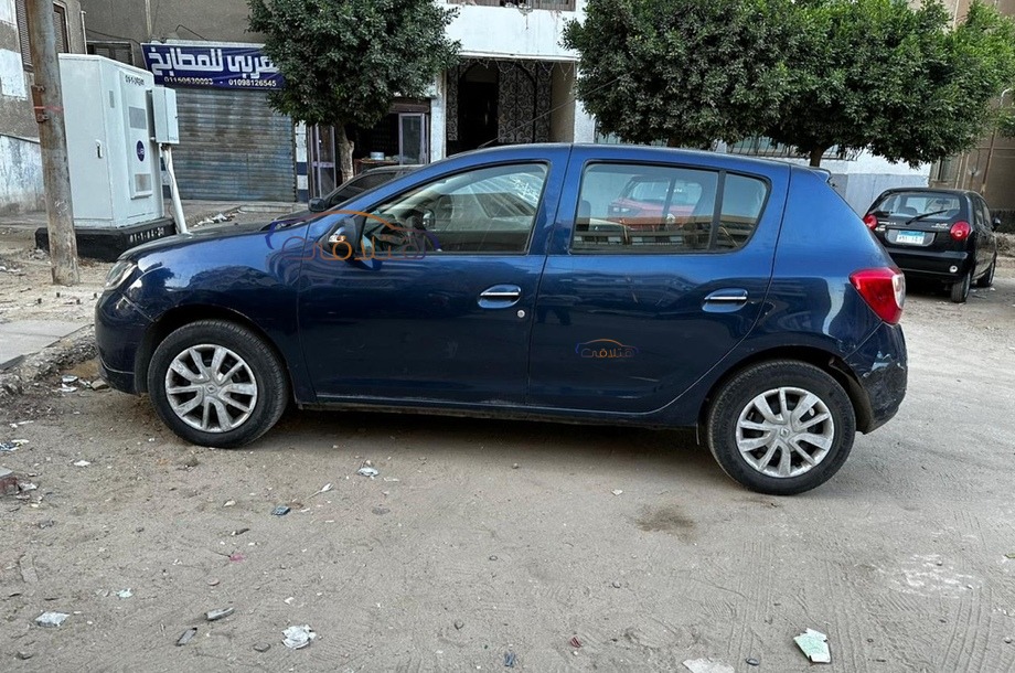 Sandero Renault 2017 Nasr city Dark blue 6427059 - Car for sale : Hatla2ee