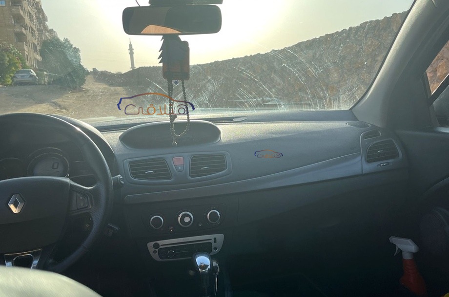 Fluence Renault 2015 6 October Red 6430961 - Car for sale : Hatla2ee