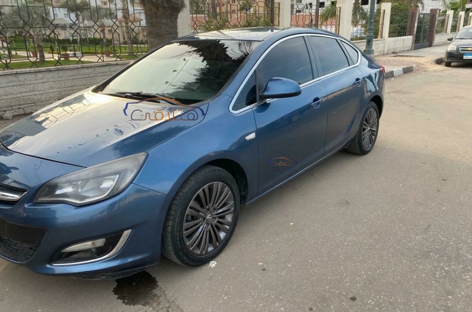 Astra Opel 2015 Damanhur Blue 6440112 - Car for sale : Hatla2ee