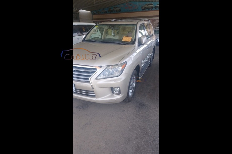 LX 570 Lexus 2013 Dawadmi Silver 6454561 - Car for sale : Hatla2ee