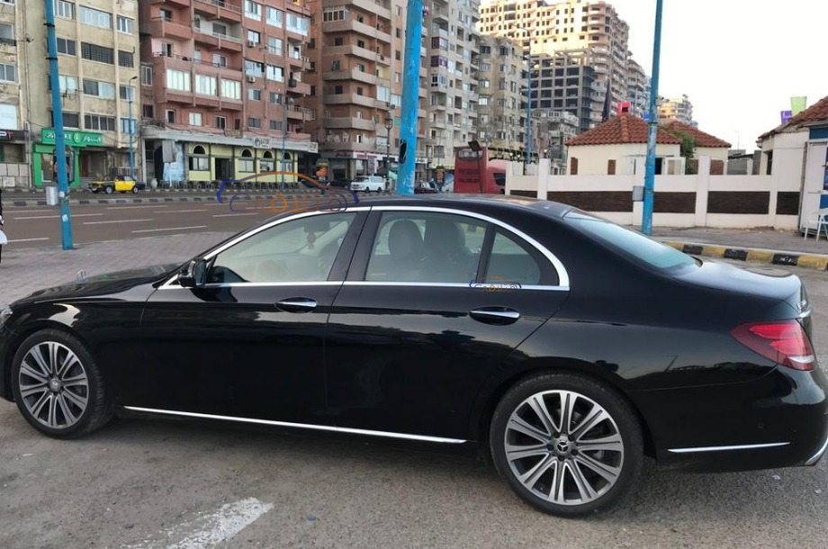 E 300 Mercedes 2020 Mohandessin Black 6458221 - Car for sale : Hatla2ee