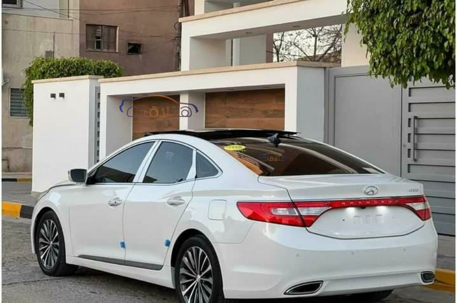 Azera Hyundai 2017 Tabuk White 6465484 - Car for sale : Hatla2ee