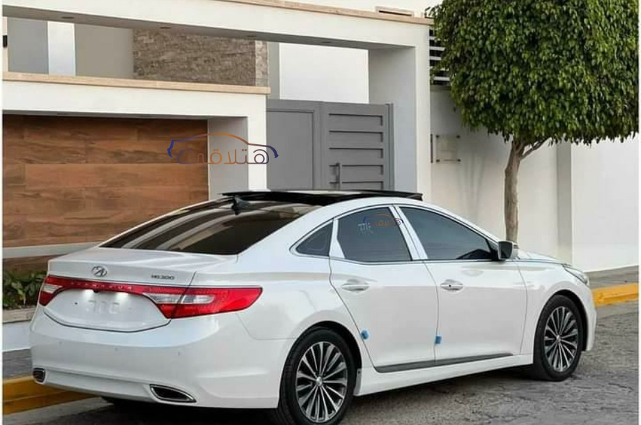 Azera Hyundai 2017 Tabuk White 6465484 - Car for sale : Hatla2ee