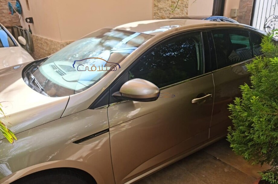 Megane Renault 2020 Alexandria Bronze 6469980 - Car for sale : Hatla2ee