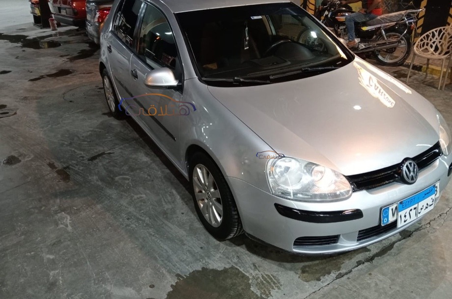 Golf 5 Volkswagen 2009 6 October Silver 6485914 - Car for sale : Hatla2ee