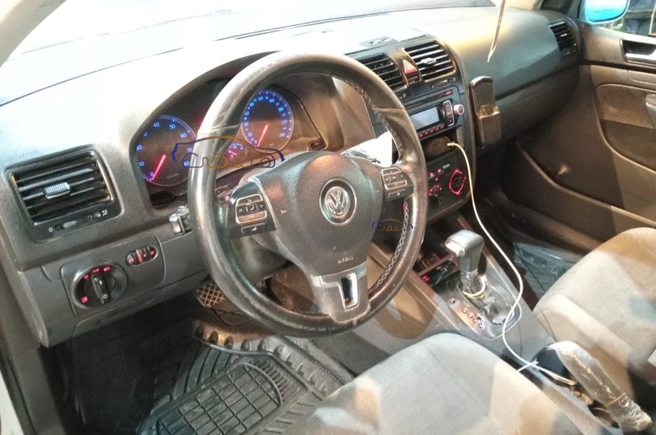 Golf 5 Volkswagen 2009 6 October Silver 6485914 - Car for sale : Hatla2ee
