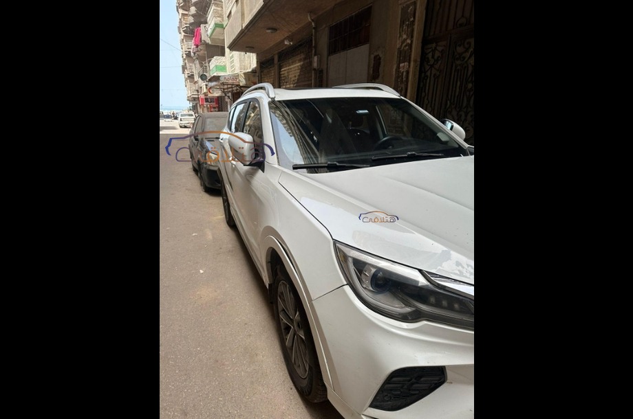 X70 Jetour 2021 Alexandria White 6492549 - Car for sale : Hatla2ee