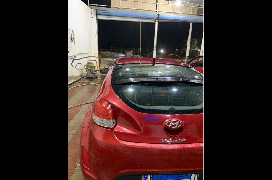 Veloster Hyundai 2012 6 October Red 6497016 - Car for sale : Hatla2ee
