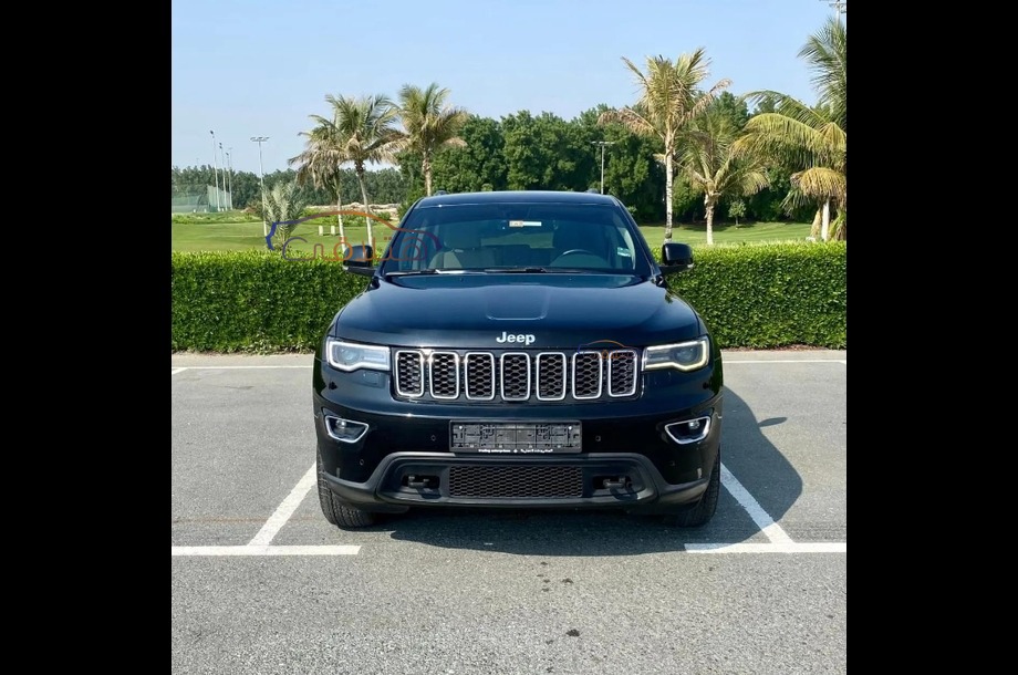 Grand Cherokee Jeep 2017 Sharjah Black 6505377 - Car for sale : Hatla2ee