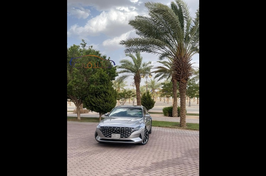 Azera Hyundai 2021 Jizan Silver 6555741 - Car for sale : Hatla2ee