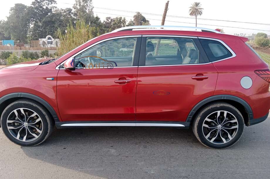 Rx5 MG 2019 Sharqia Red 6563904 - Car for sale : Hatla2ee