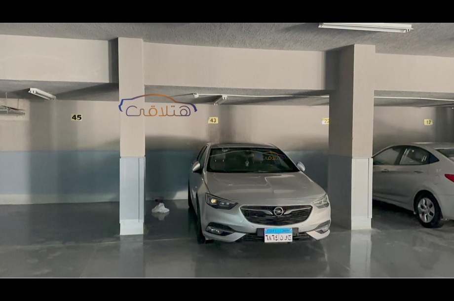 Insignia Opel 2018 Maadi Gray 6572477 - Car for sale : Hatla2ee