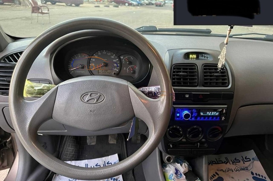 Verna Hyundai 2017 Cairo Bronze 6574790 - Car for sale : Hatla2ee