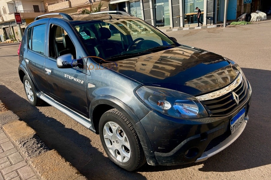 Sandero Step Way Renault 2013 Alexandria Dark grey 6576545 - Car for ...