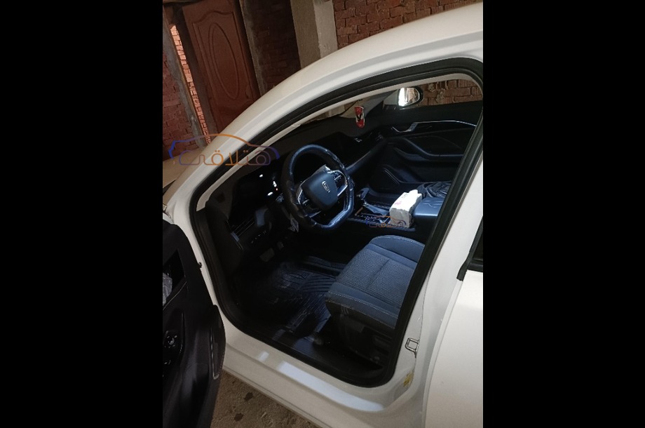 B70 Bestune 2022 Quesna White 6577556 - Car for sale : Hatla2ee