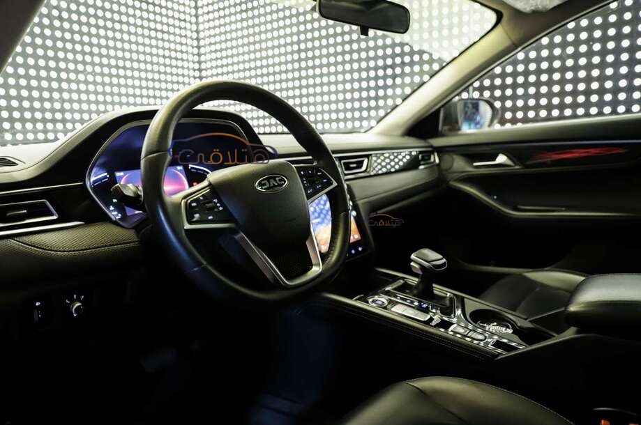 J7 Jac 2022 Cairo Dark red 6577881 - Car for sale : Hatla2ee