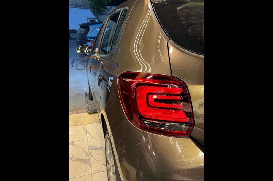Sandero Renault 2018 Faiyum Bronze 6592037 - Car for sale : Hatla2ee