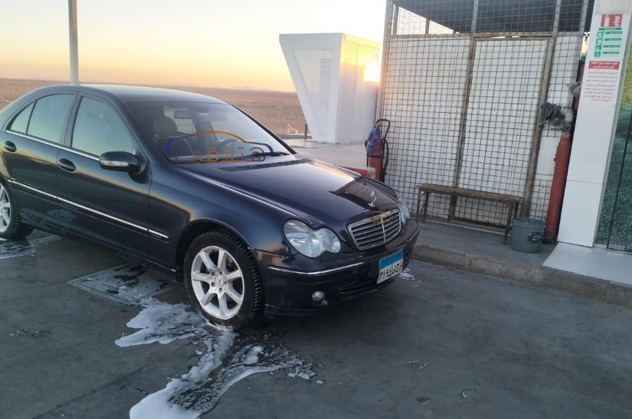 180 Mercedes 2004 Ras Gharib Dark blue 6593789 - Car for sale : Hatla2ee