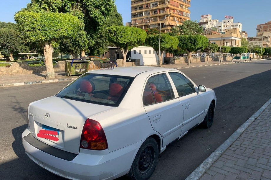Verna Hyundai 2012 Suez White 6593928 - Car for sale : Hatla2ee