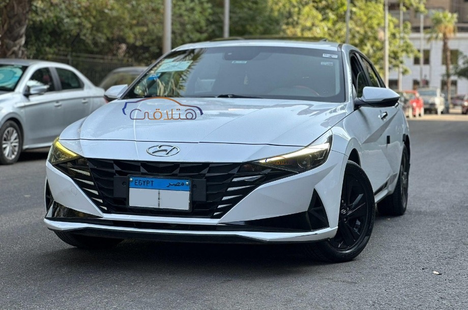 Elantra CN7 Hyundai 2022 Giza White 6614091 - Car for sale : Hatla2ee