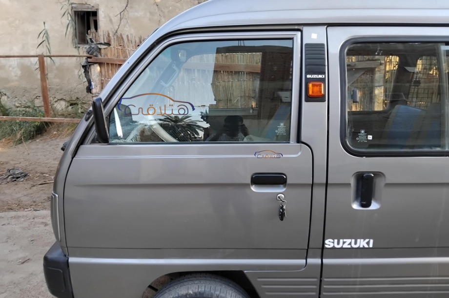 Van Suzuki 2023 Suez Gray 6622037 - Car for sale : Hatla2ee