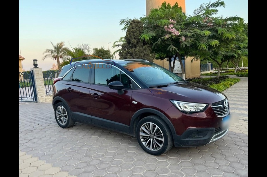 Crossland Opel 2018 6 October Dark red 6637297 - Car for sale : Hatla2ee