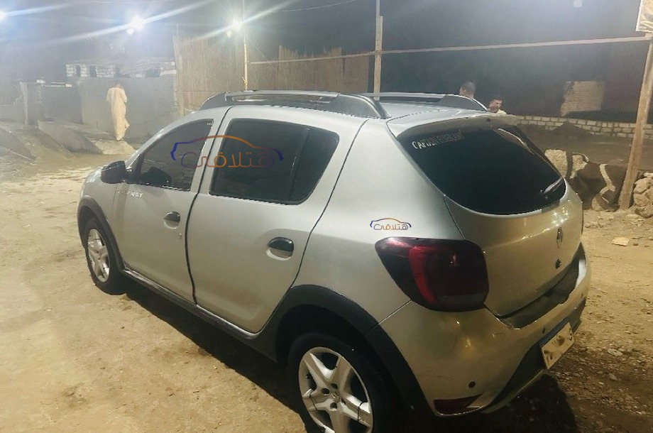 Sandero Step Way Renault 2020 Asyut Silver 6644371 - Car for sale ...