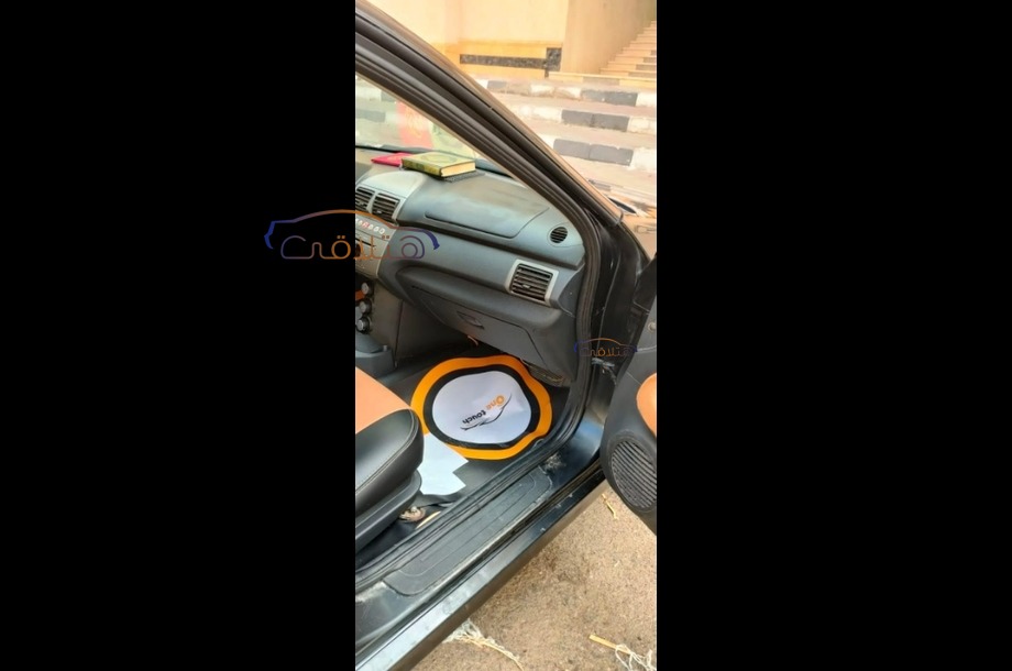 Gen 2 Proton 2010 Red Sea Black 6656878 - Car for sale : Hatla2ee