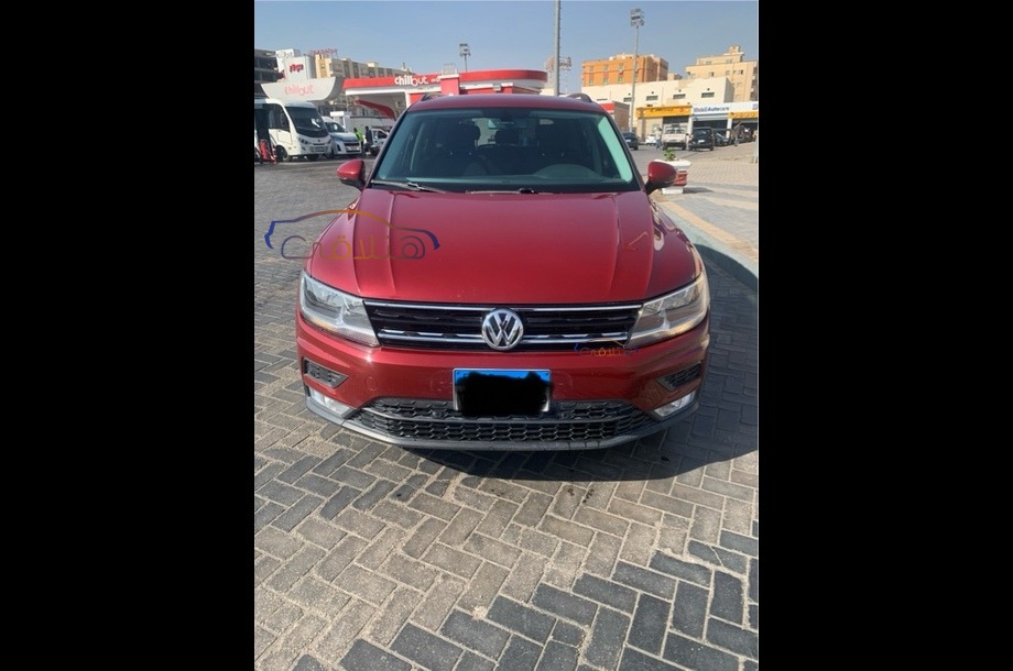 Tiguan Volkswagen 2017 6 October Red 6664689 - Car for sale : Hatla2ee