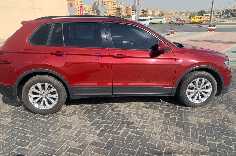 Tiguan Volkswagen 2017 6 October Red 6664689 - Car for sale : Hatla2ee
