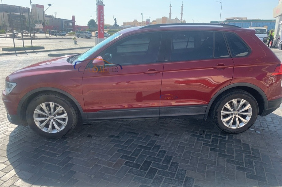 Tiguan Volkswagen 2017 6 October Red 6664689 - Car for sale : Hatla2ee
