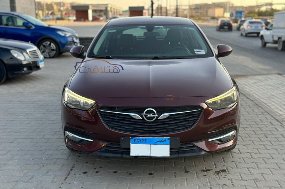 Insignia Opel 2018 Nasr city Black 6687847 - Car for sale : Hatla2ee