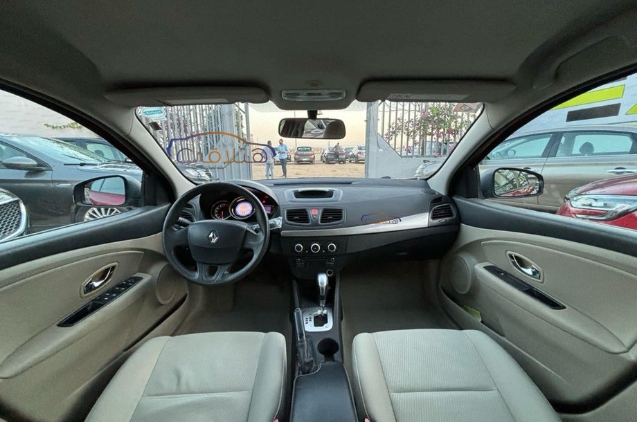 Fluence Renault 2015 Obour City Dark red 6702944 - Car for sale : Hatla2ee